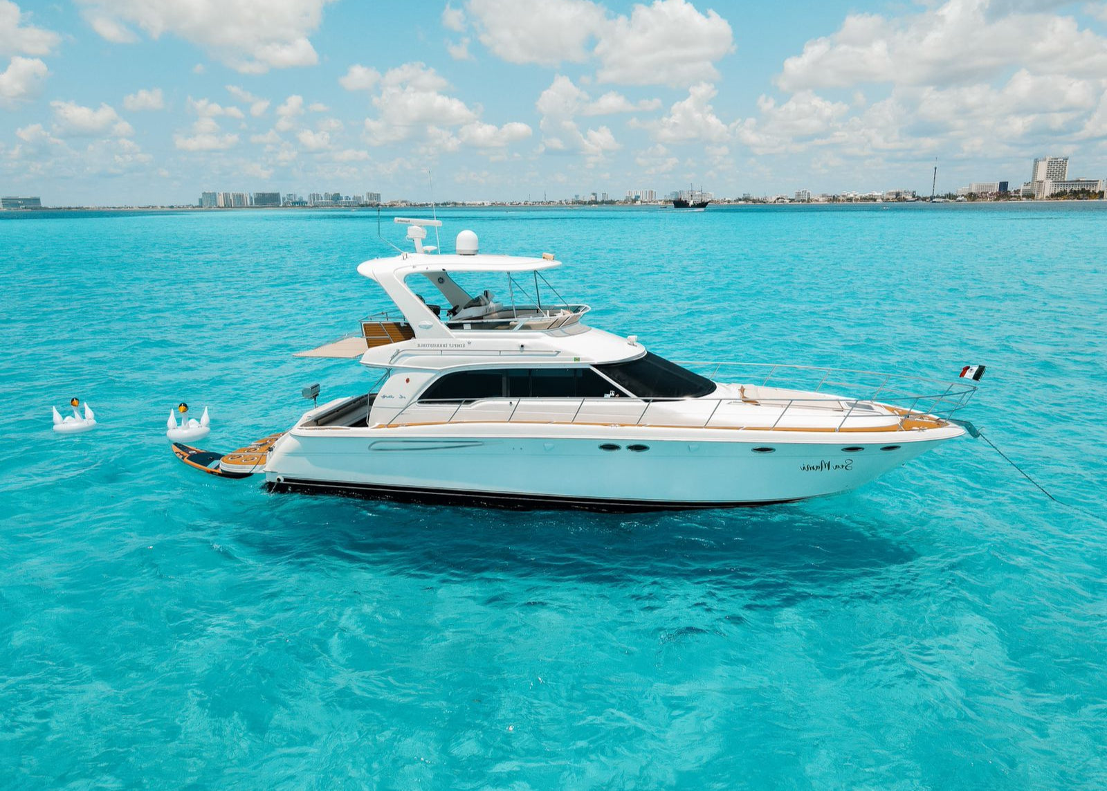 52 FT - SEA RAY FLYBRIDGE - SMM - UP TO 20 PAX - STARTING FROM $28,000 ...